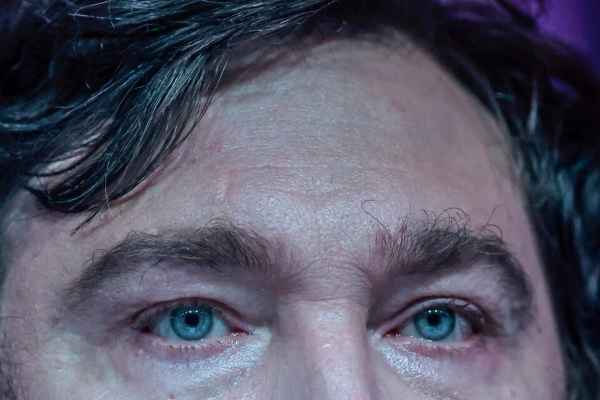 El presidente presentó su último libro en el Luna Park – Pirámide Invertida