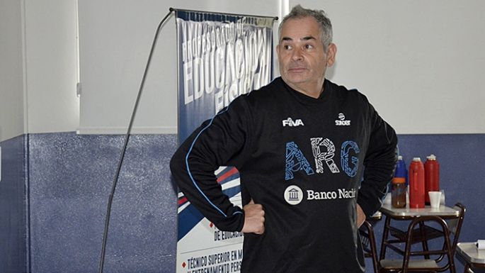 El legado de Alejandro Gallardo, entrenador referente del vóley ...